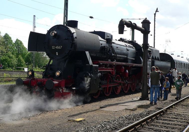 Poland looking into report of Nazi treasure train found - The Jerusalem ...