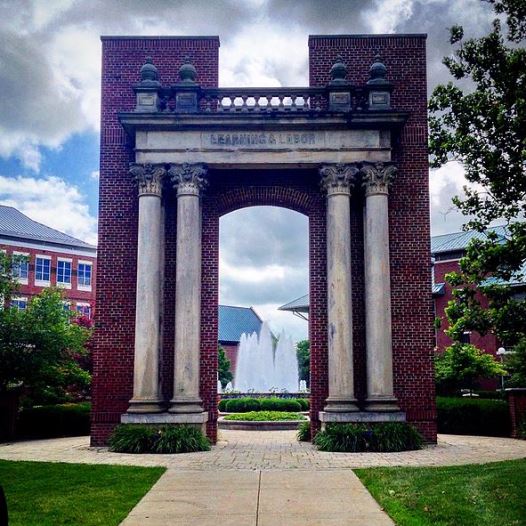 KKK flyers found on Illinois U campus for second time in recent weeks ...