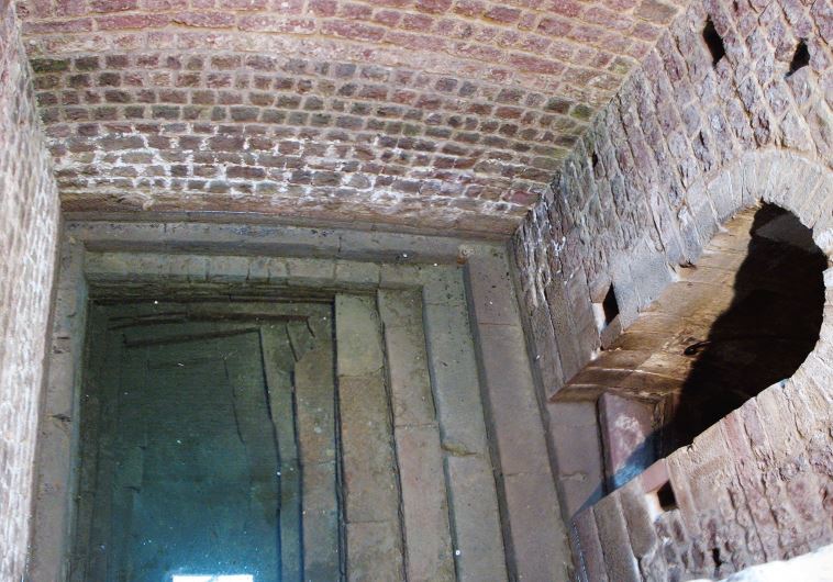 Women can now immerse without mikve attendant - Israel News - Jerusalem ...