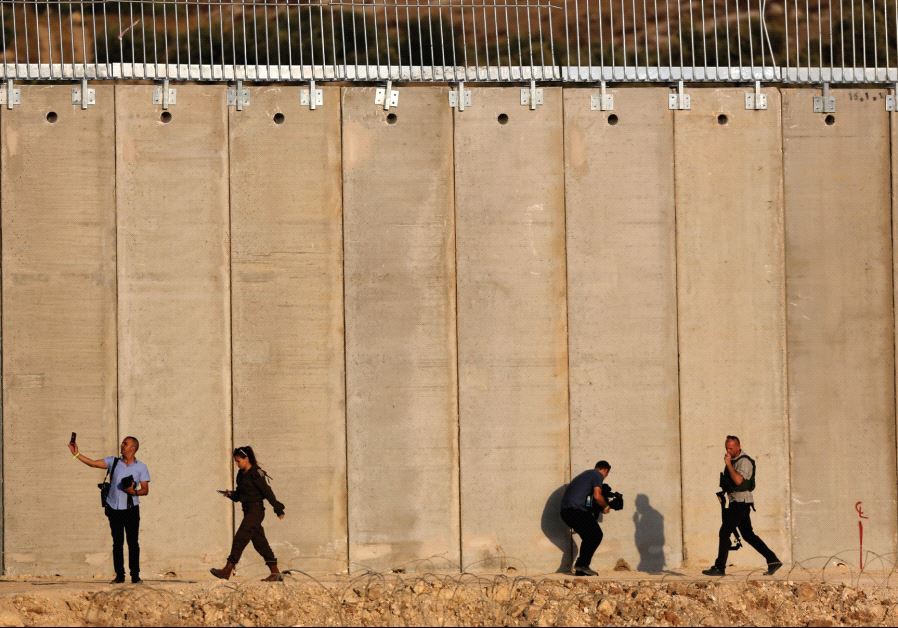 Israeli security co.: Smart fence is ‘best option’ for US-Mex. border ...
